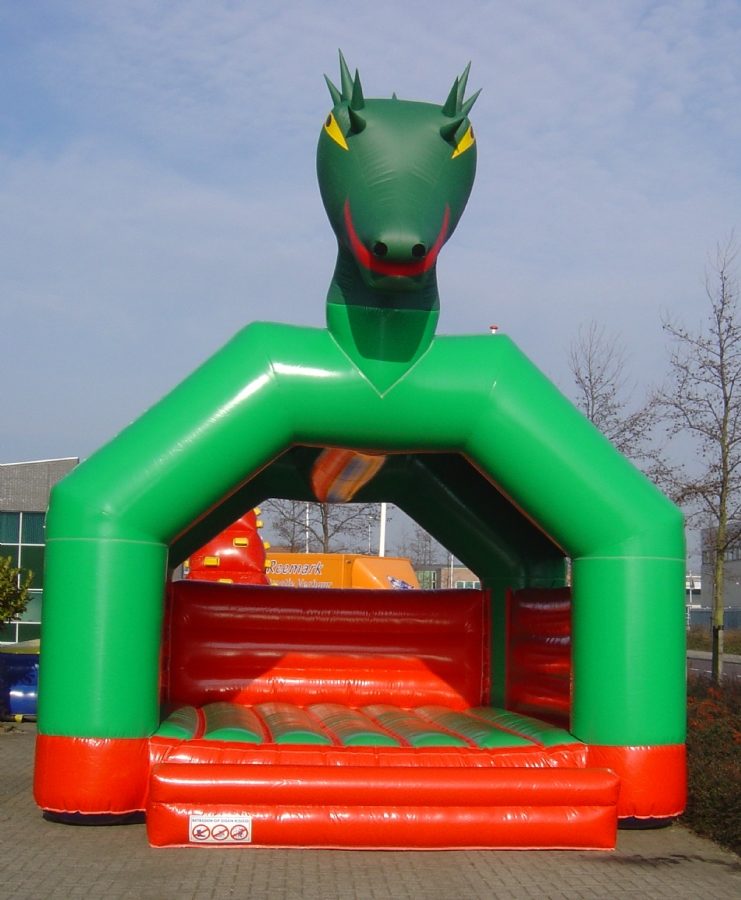 Onderwater met glijbaan - Reemark Attractieverhuur